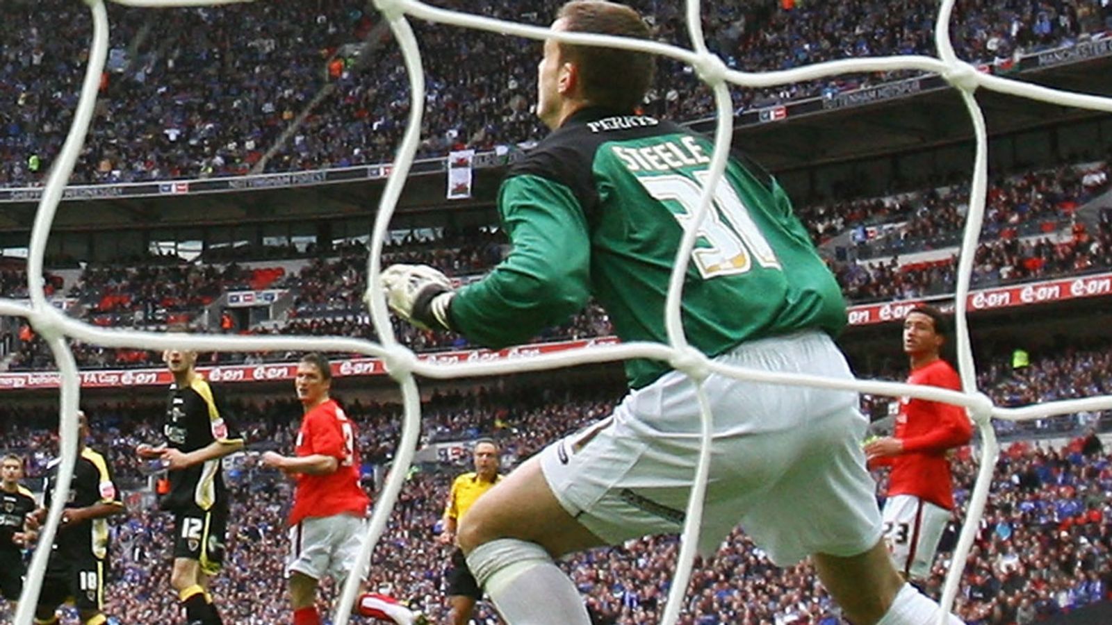 Luke Steele hails Barnsley chief executive Ben Mansford after signing ...