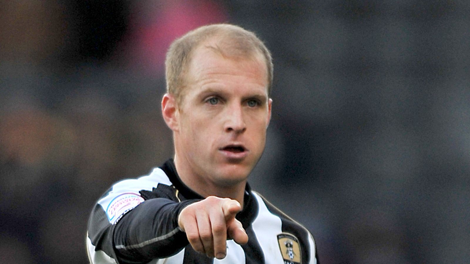 Blackpool are closing in on former Notts County midfielder Neal Bishop ...