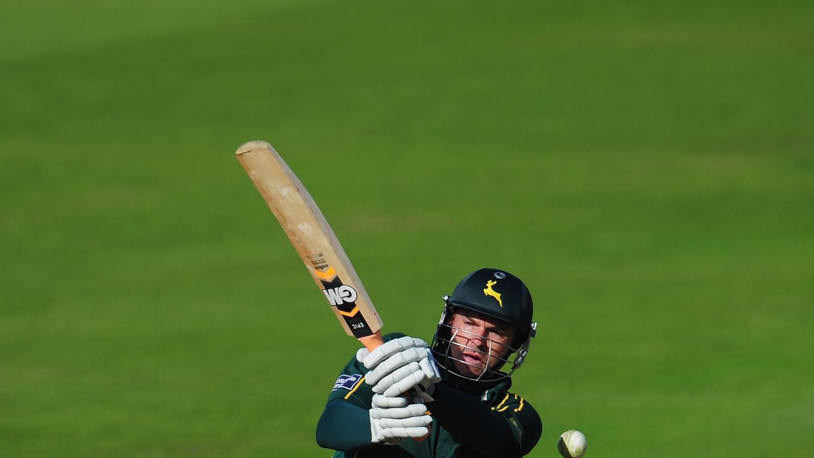 Notts go to top of the table with six-wicket win over Derbyshire ...