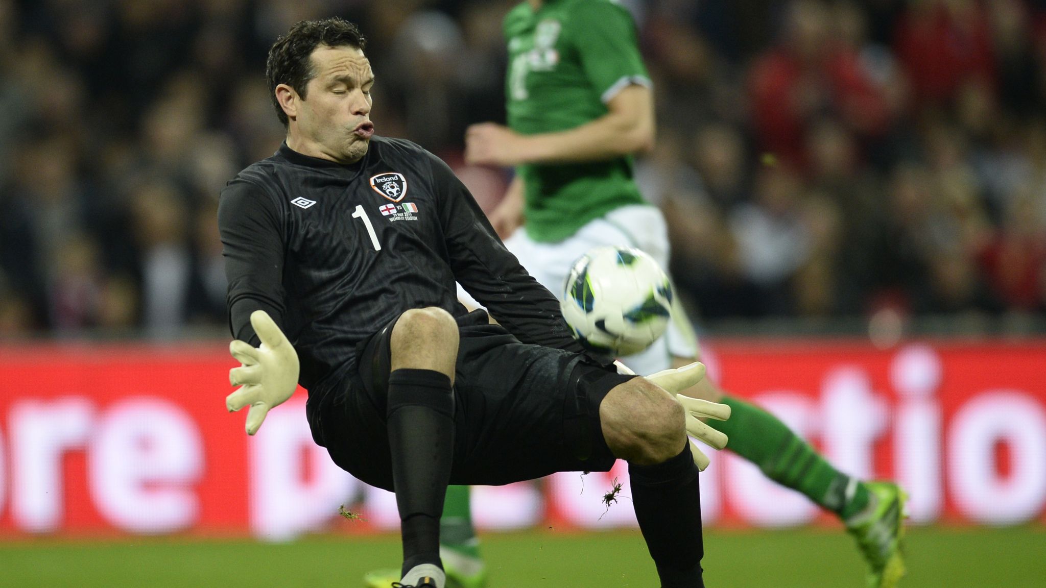 Ireland goalkeeper David Forde looks to be winning fitness race ...