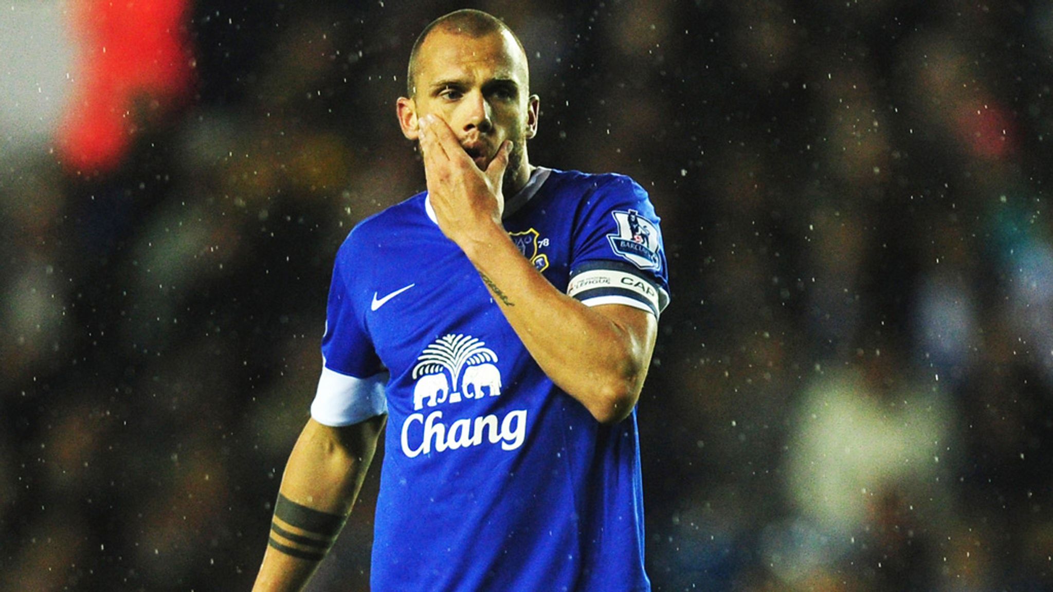 Transfer news: Everton defender John Heitinga hints at a return to ...