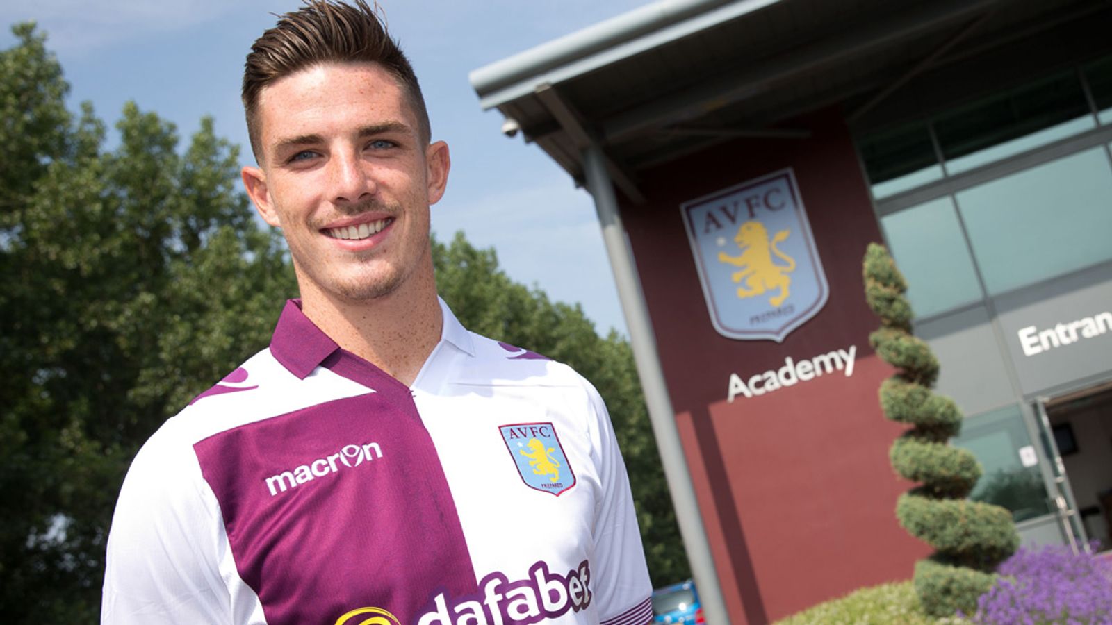 Premier League: Ciaran Clark commits to Aston Villa until 2016 ...