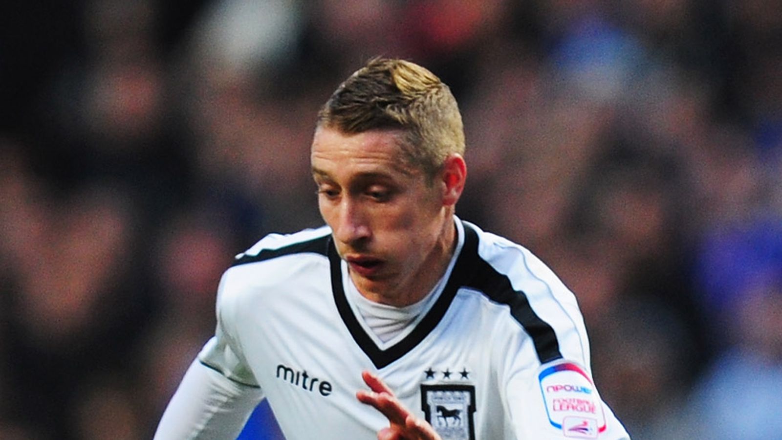 Transfer news: Millwall sign winger Lee Martin | Football News | Sky Sports