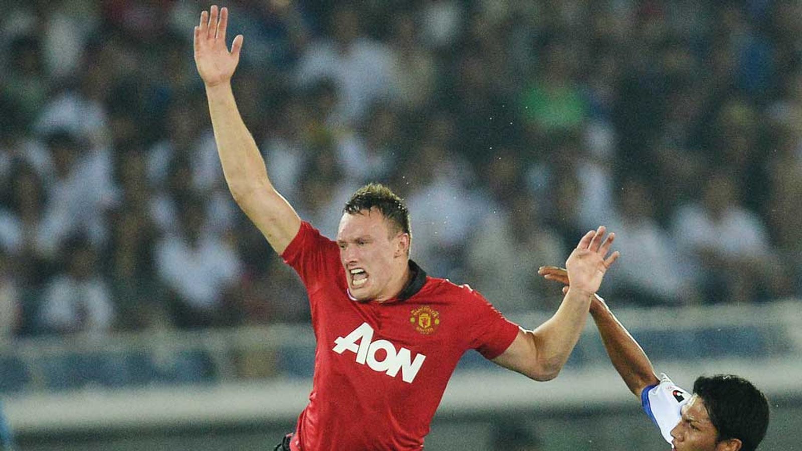 Manchester United's Phil Jones wants to establish himself as centre ...