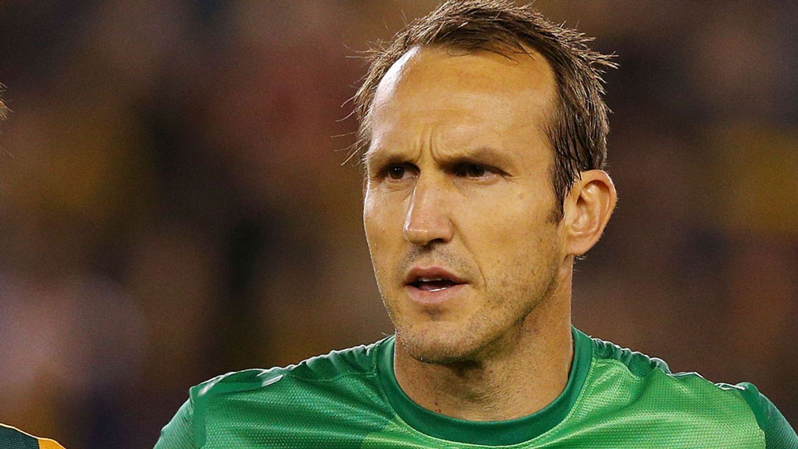 Mark Schwarzer welcomes Chelsea interest in Man Utd striker Wayne ...