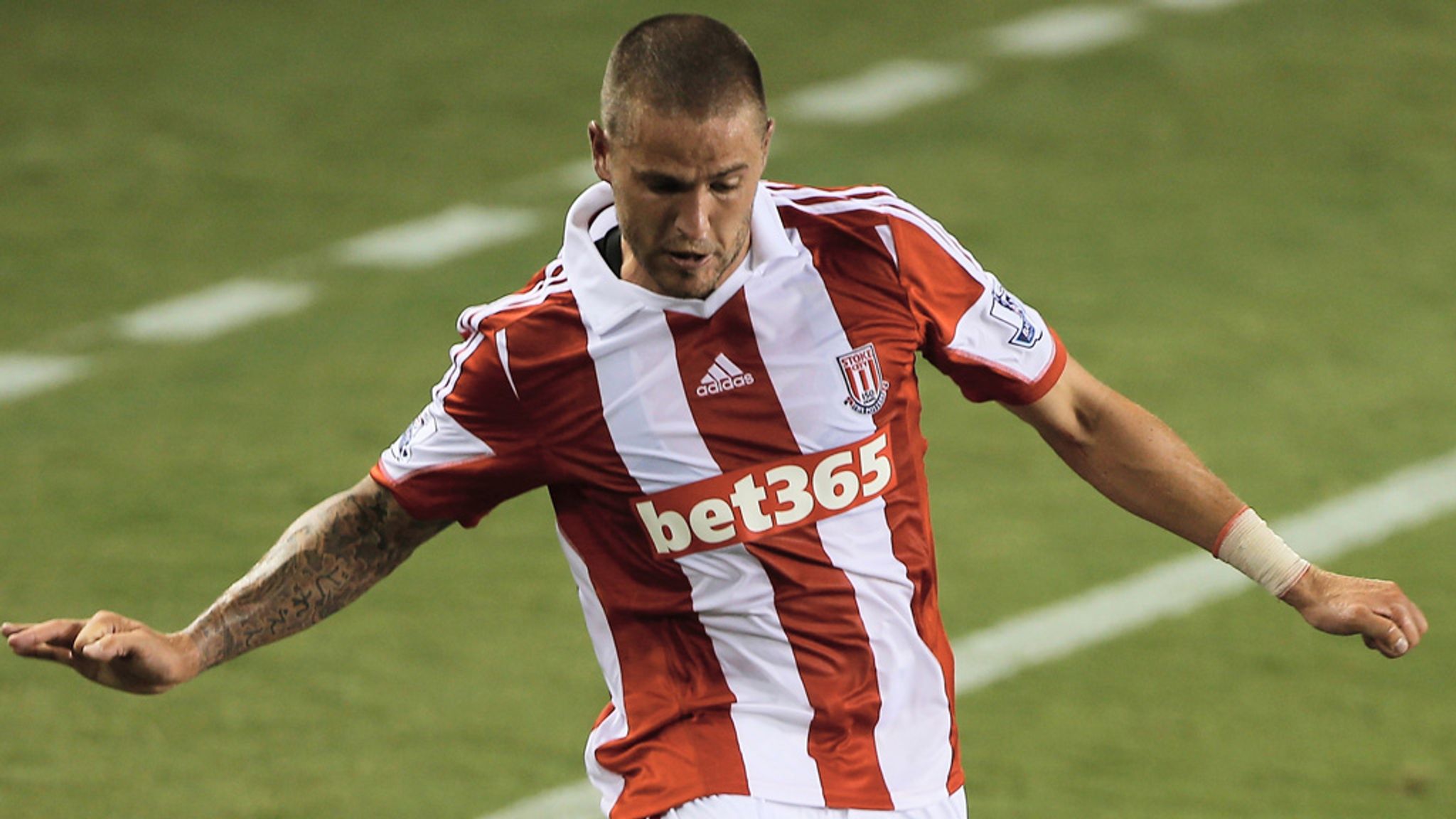 Transfer deadline day: Burnley sign Stoke winger Michael Kightly on ...