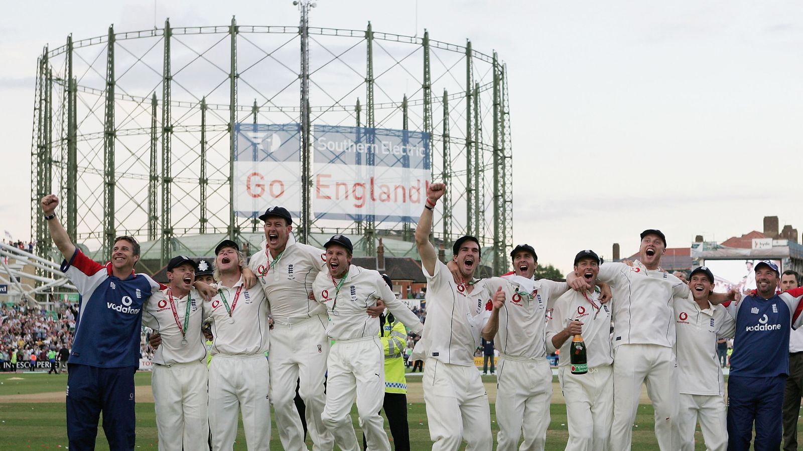 We remember some thrilling Ashes moments played out at The Oval in ...