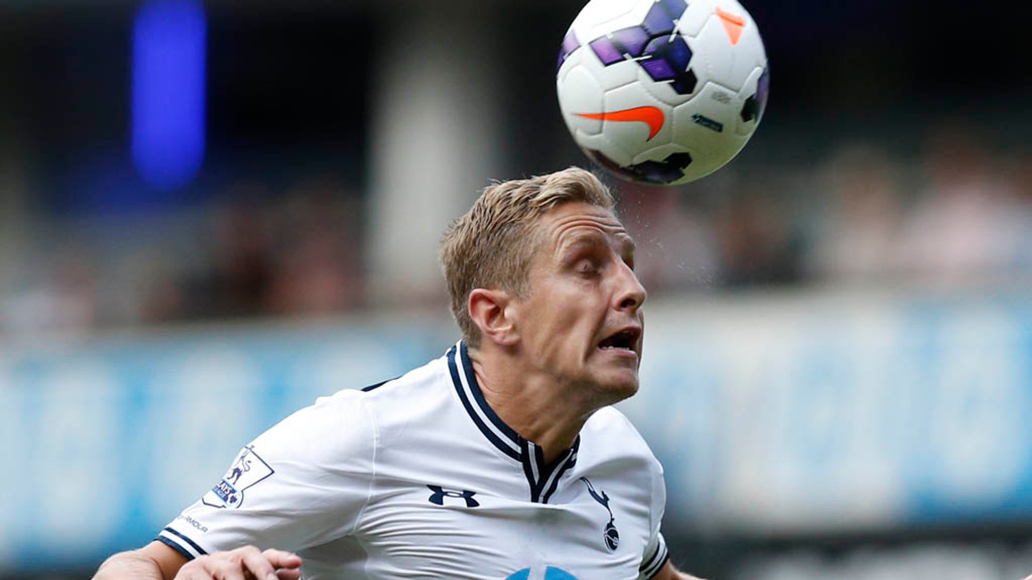 Premier League: Michael Dawson signs new three-year deal with Tottenham ...
