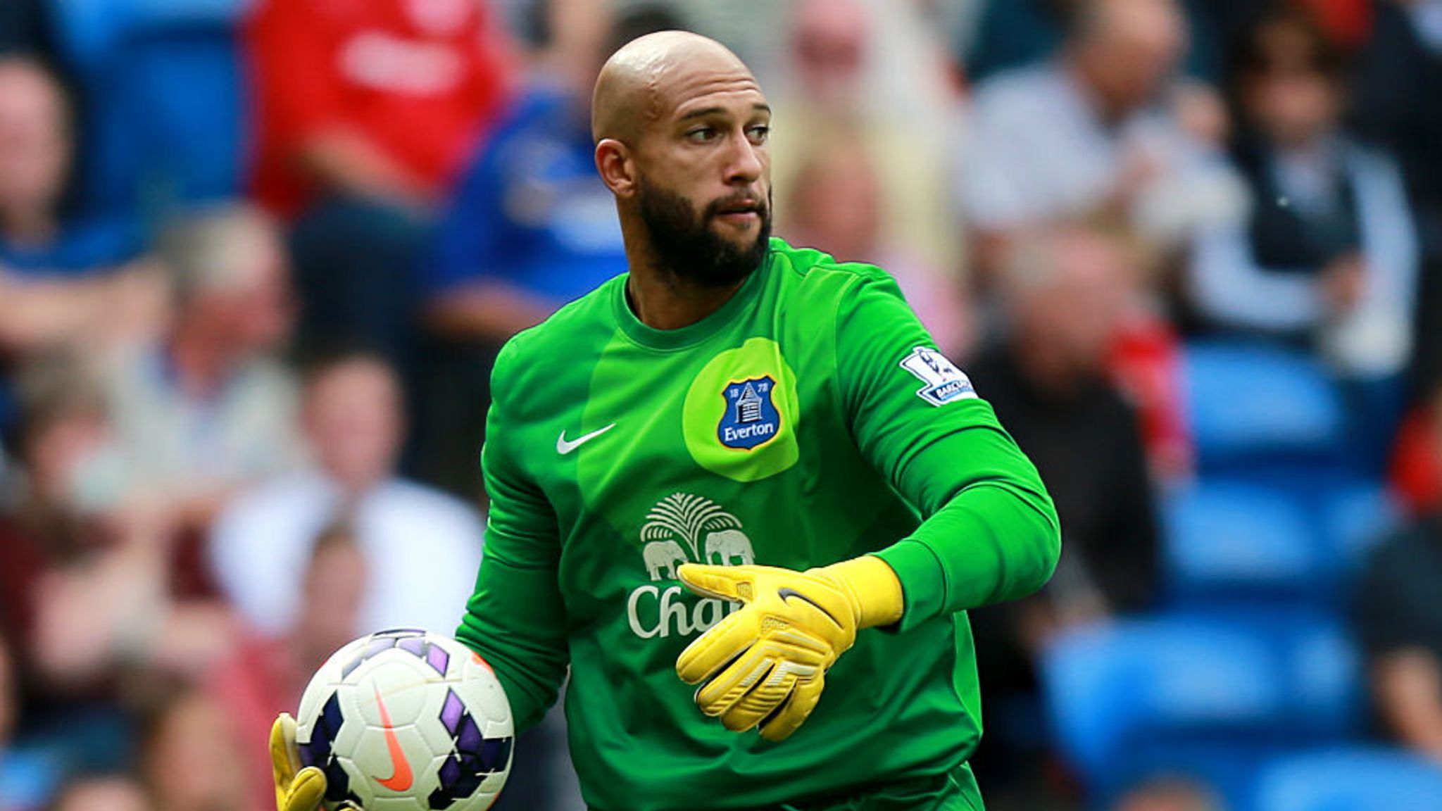 Premier League: Everton goalkeeper Tim Howard earns praise from Roberto ...