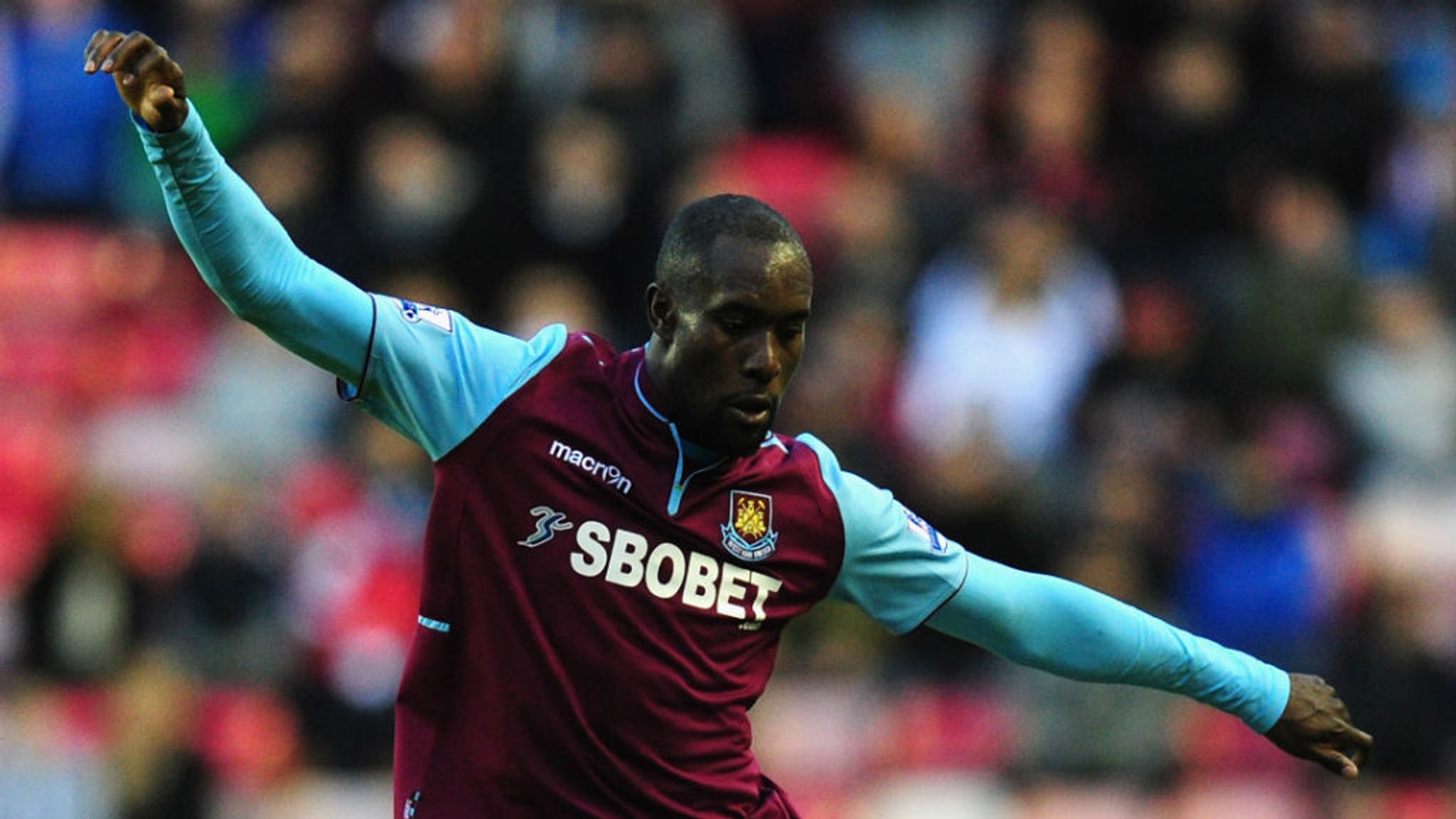Premier League: West Ham to offer former striker Carlton Cole a new ...