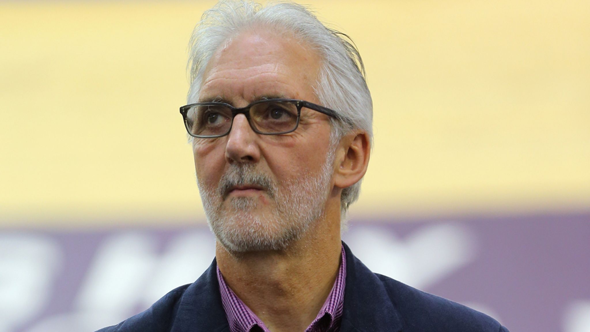 Brian Cookson elected president of UCI after defeating Pat McQuaid 24 ...
