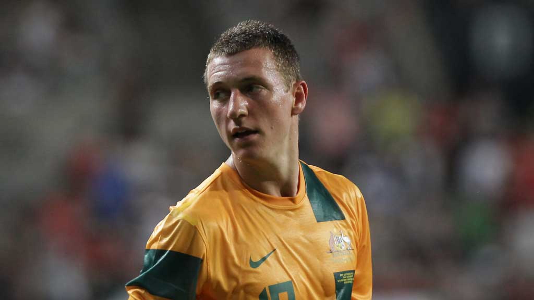 Premier League: Mitchell Duke to train with West Ham this week ...