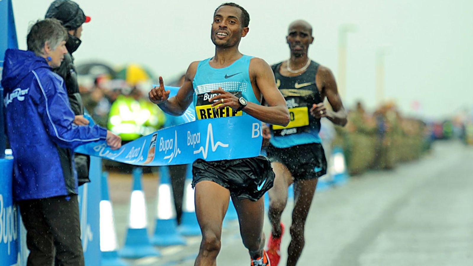 Kenenisa Bekele holds off late charge from Mo Farah to win Great North ...