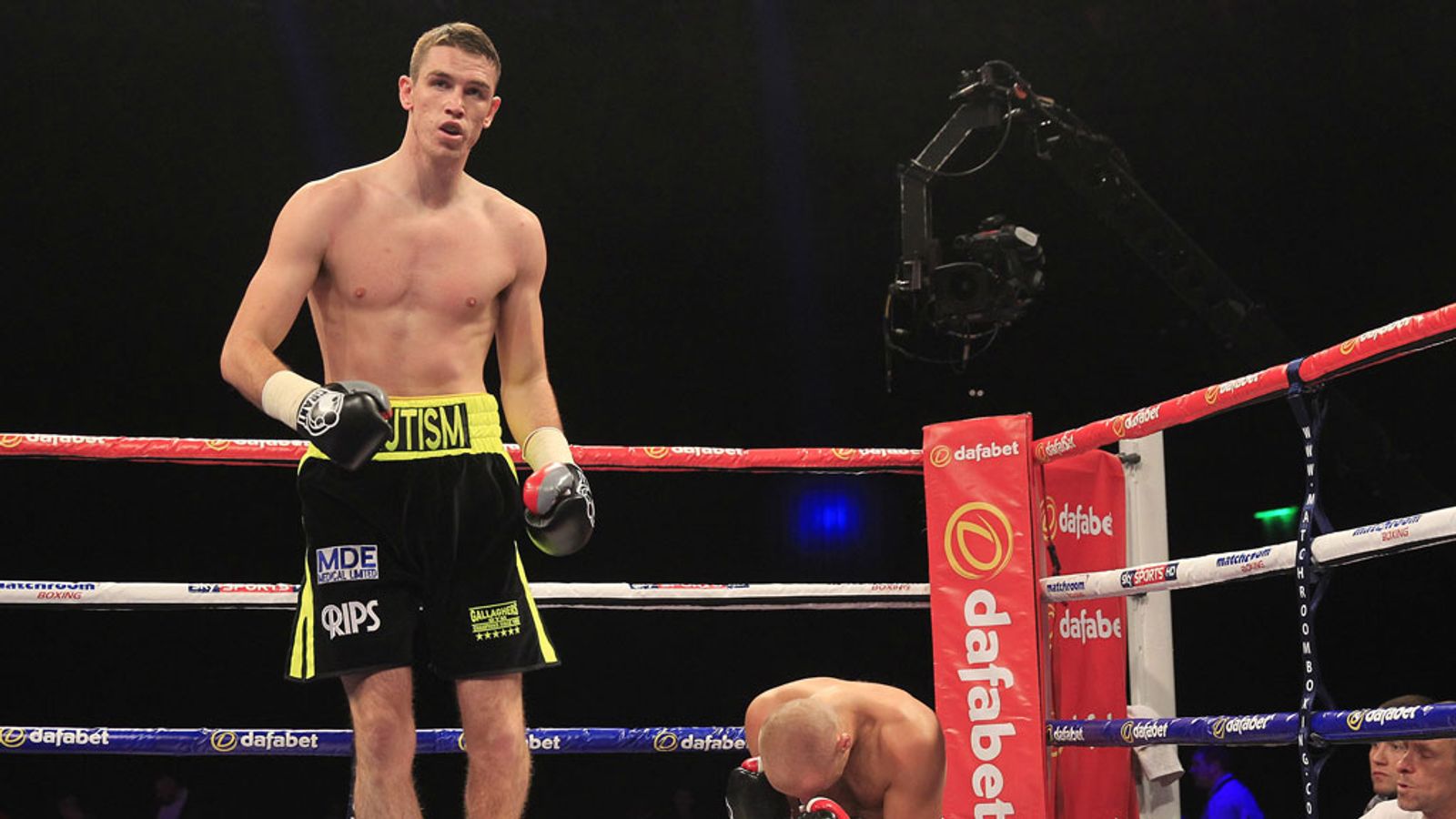 Callum Smith will take on Patrick Mendy for the English super ...