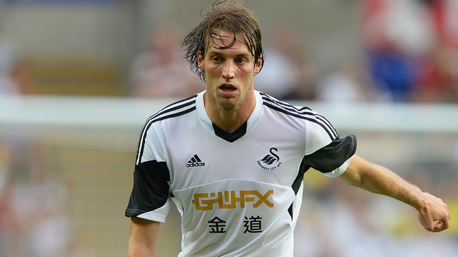 Swansea's Michu facing longer lay-off as he struggles with knee and ...