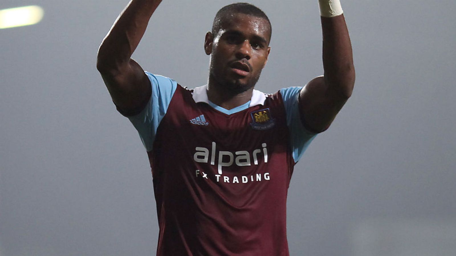 Ricardo Vaz Te dislocated his shoulder in 0-0 draw at Swansea ...