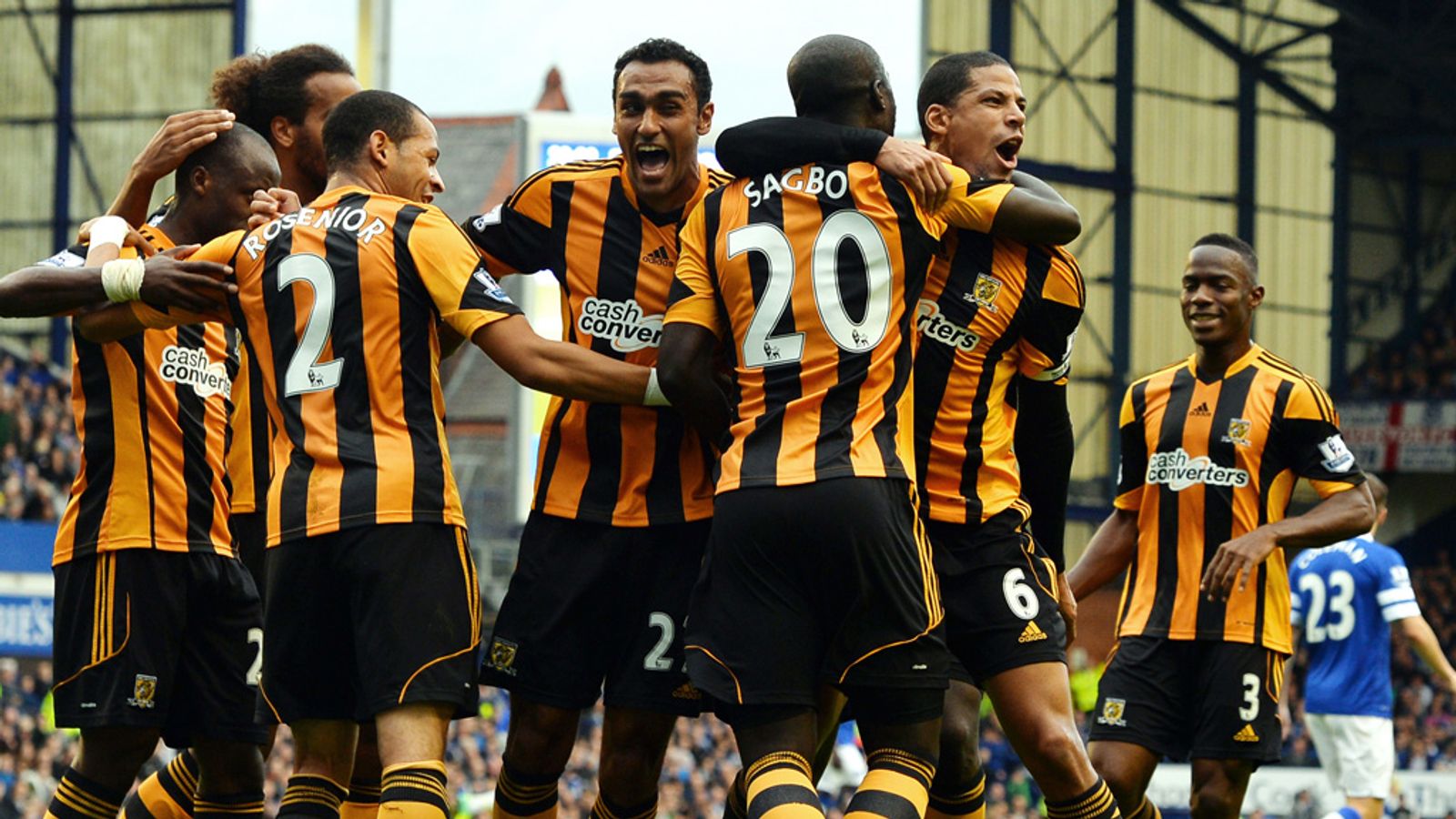 Premier League: Everton edge Hull thanks to Steven Pienaar's first ...