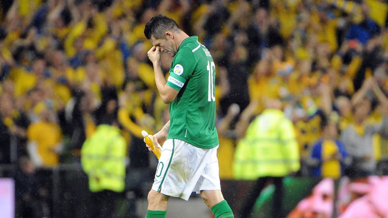 Robbie Keane may be sidelined for the Republic of Ireland's clash with ...