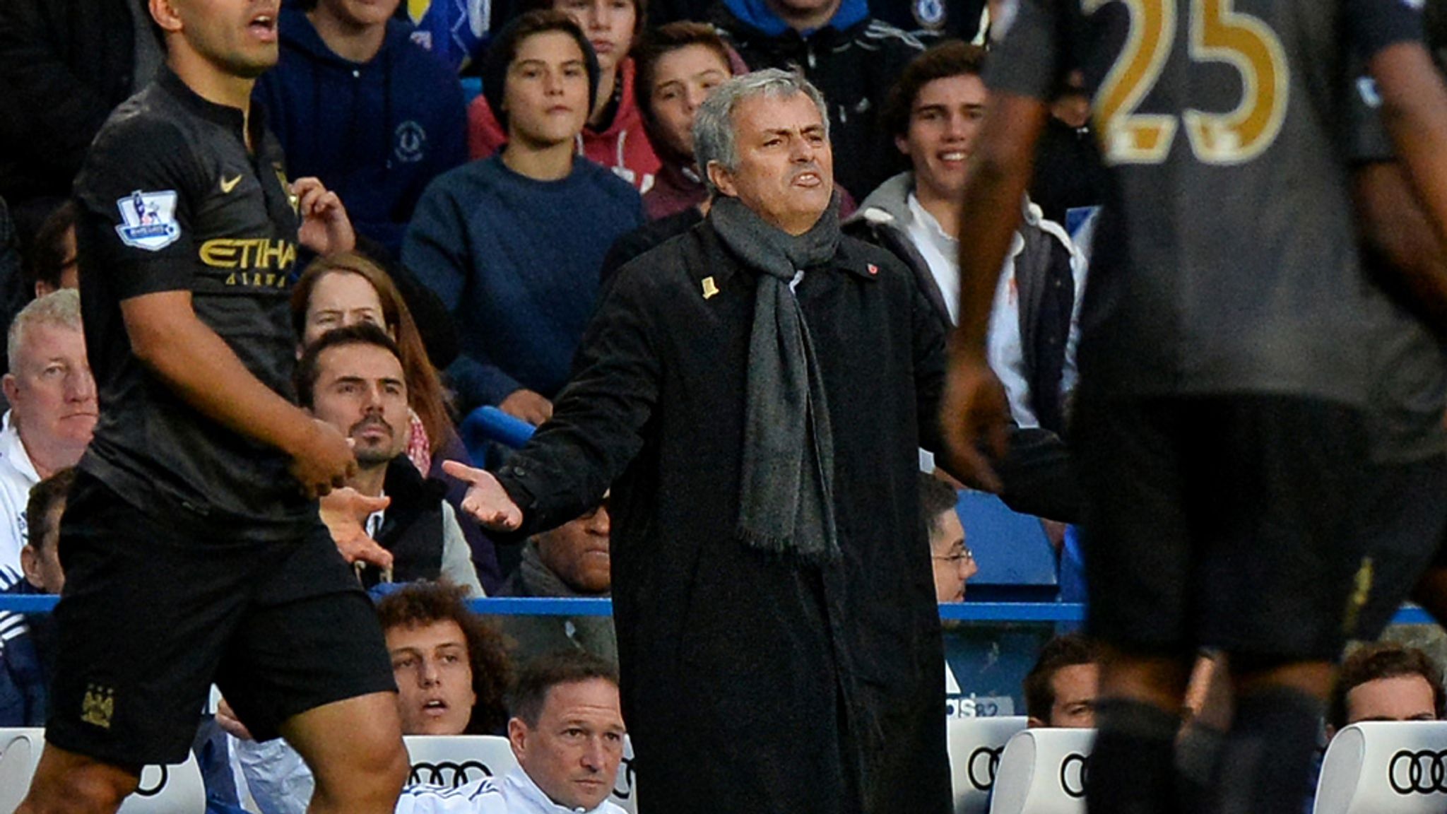 Chelsea boss Jose Mourinho 'meant no disrespect' by celebrating with ...