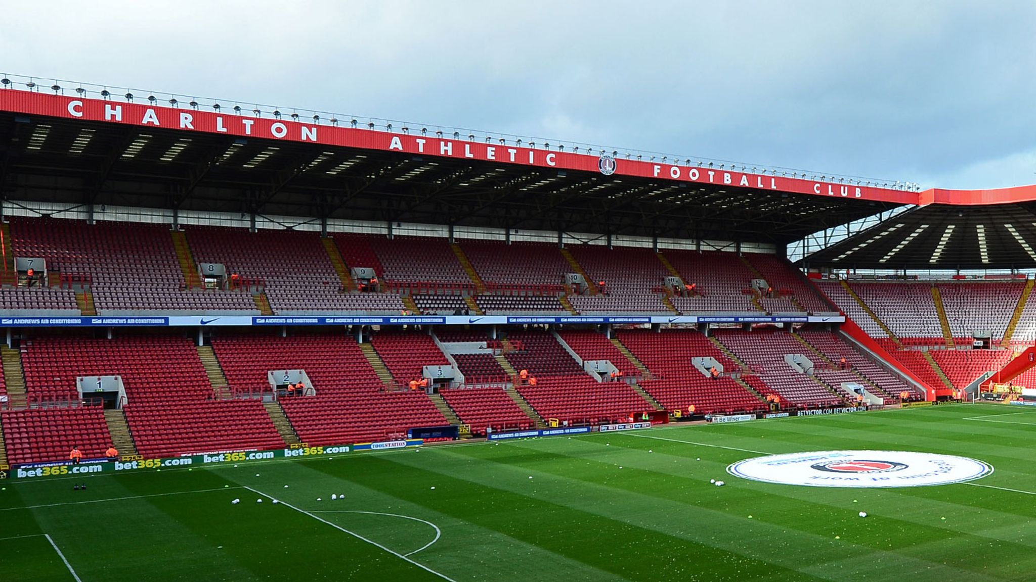 Championship: Charlton defender Kadell Daniel signs new contract until ...