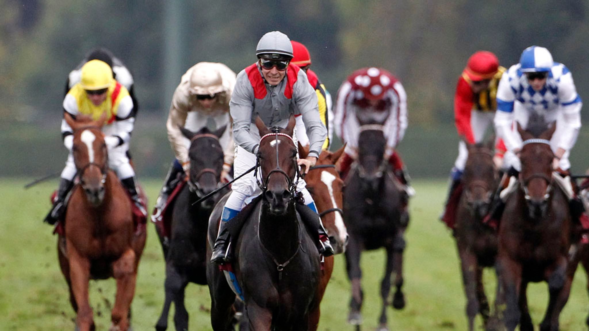 Treve runs out brilliant winner of Arc de Triomphe | Racing News | Sky ...