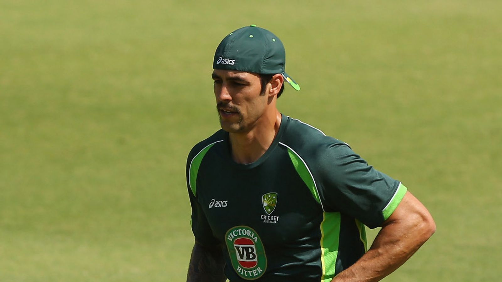 Ashes: Allan Border urges Mitchell Johnson to 'bust some heads ...