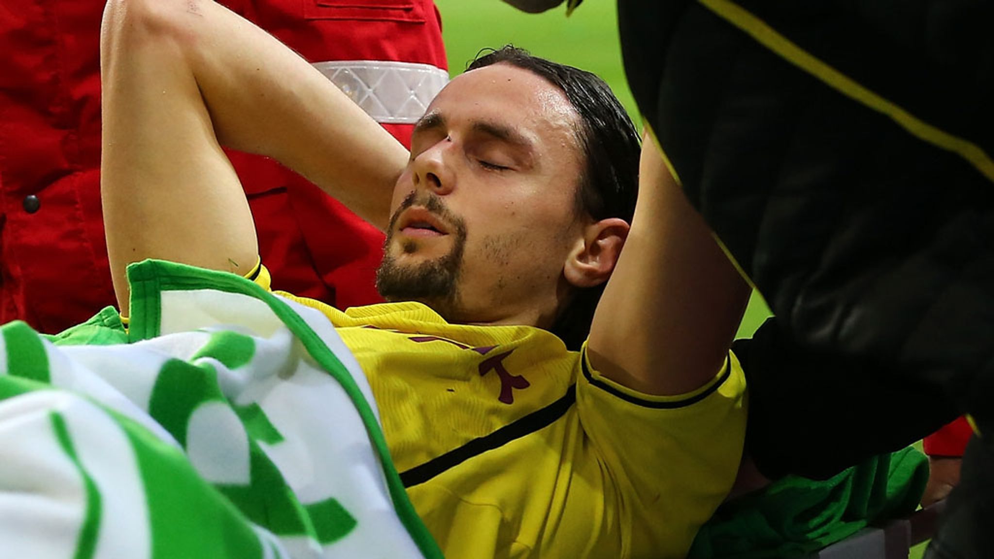 Bundesliga: Dortmund's Neven Subotic suffers serious knee injury ...