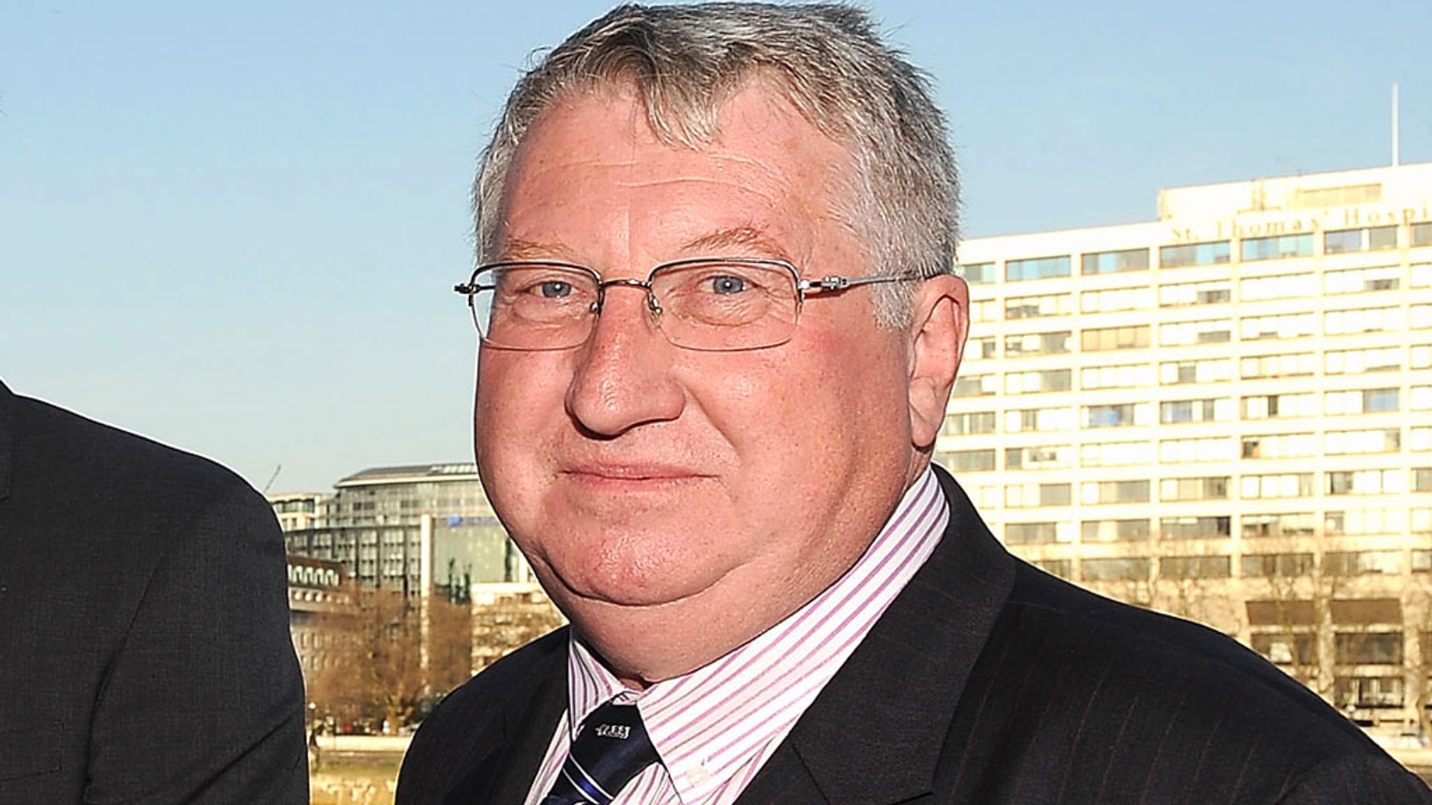 Ashes 2013-14: Andy Flower and Alastair Cook backed by ECB chief David ...