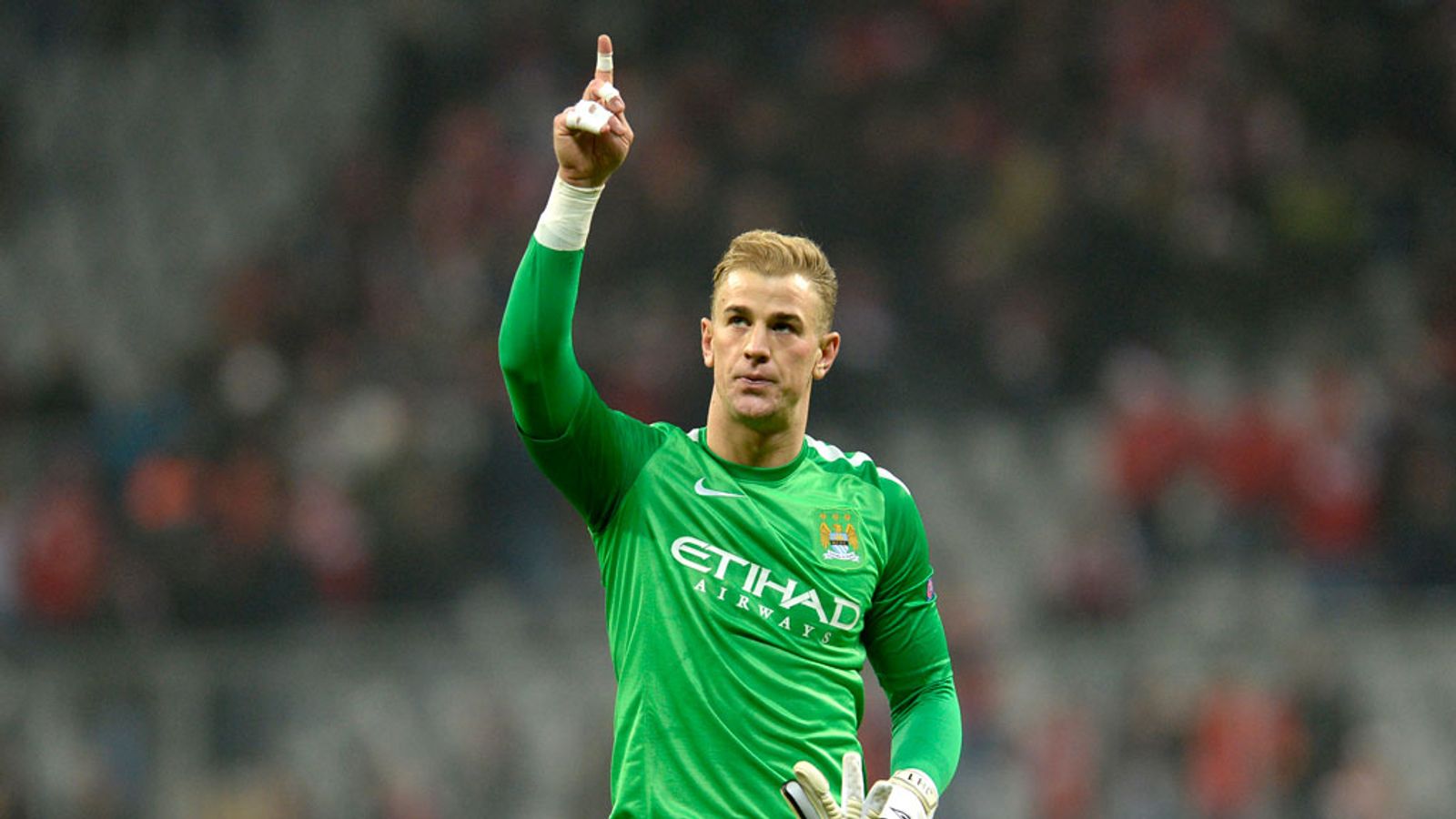 Manchester City's Manuel Pellegrini stays coy on whether Joe Hart is to ...