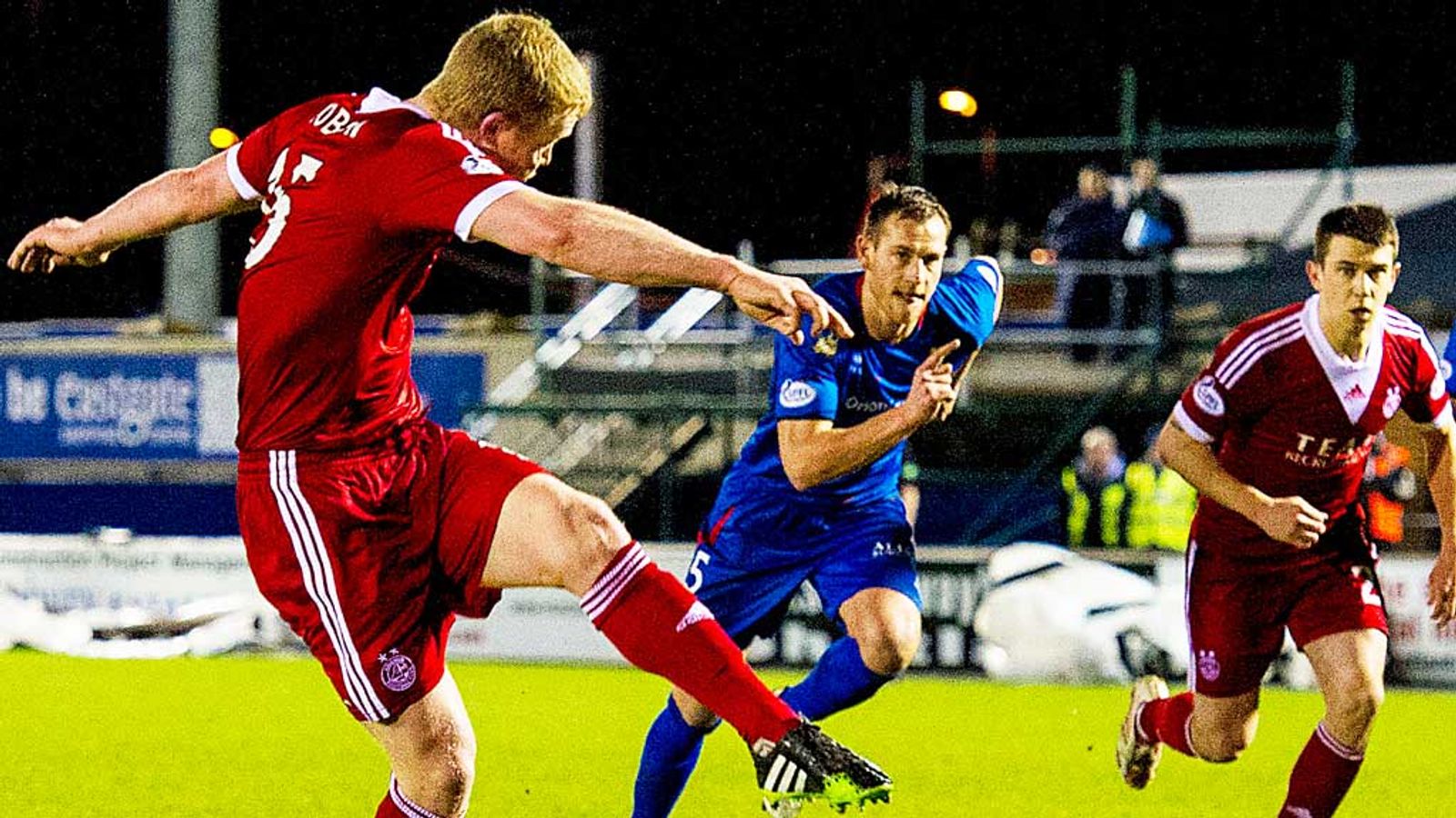 Scottish Premiership: Barry Robson scores twice as Aberdeen beat his ...