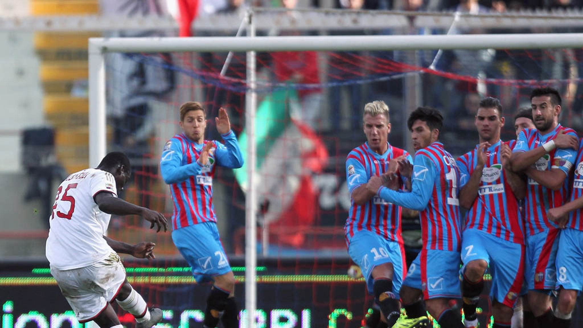 Balotelli helps Milan to victory | Football News | Sky Sports