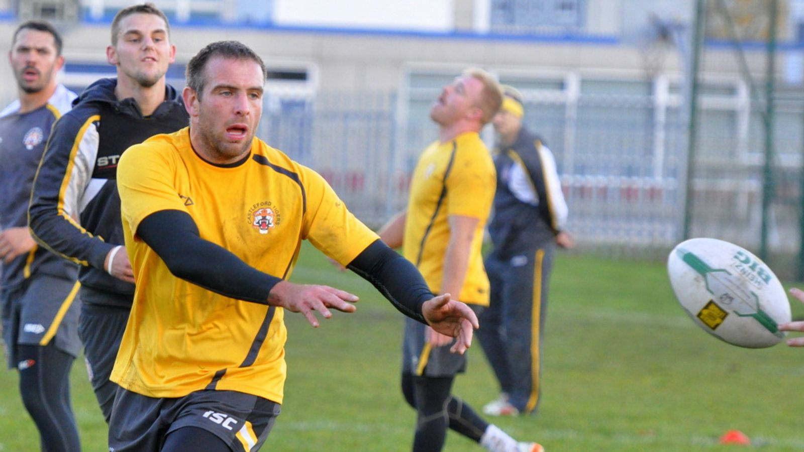 Super League: Andy Lynch hoping to help Castleford thrive in Super ...