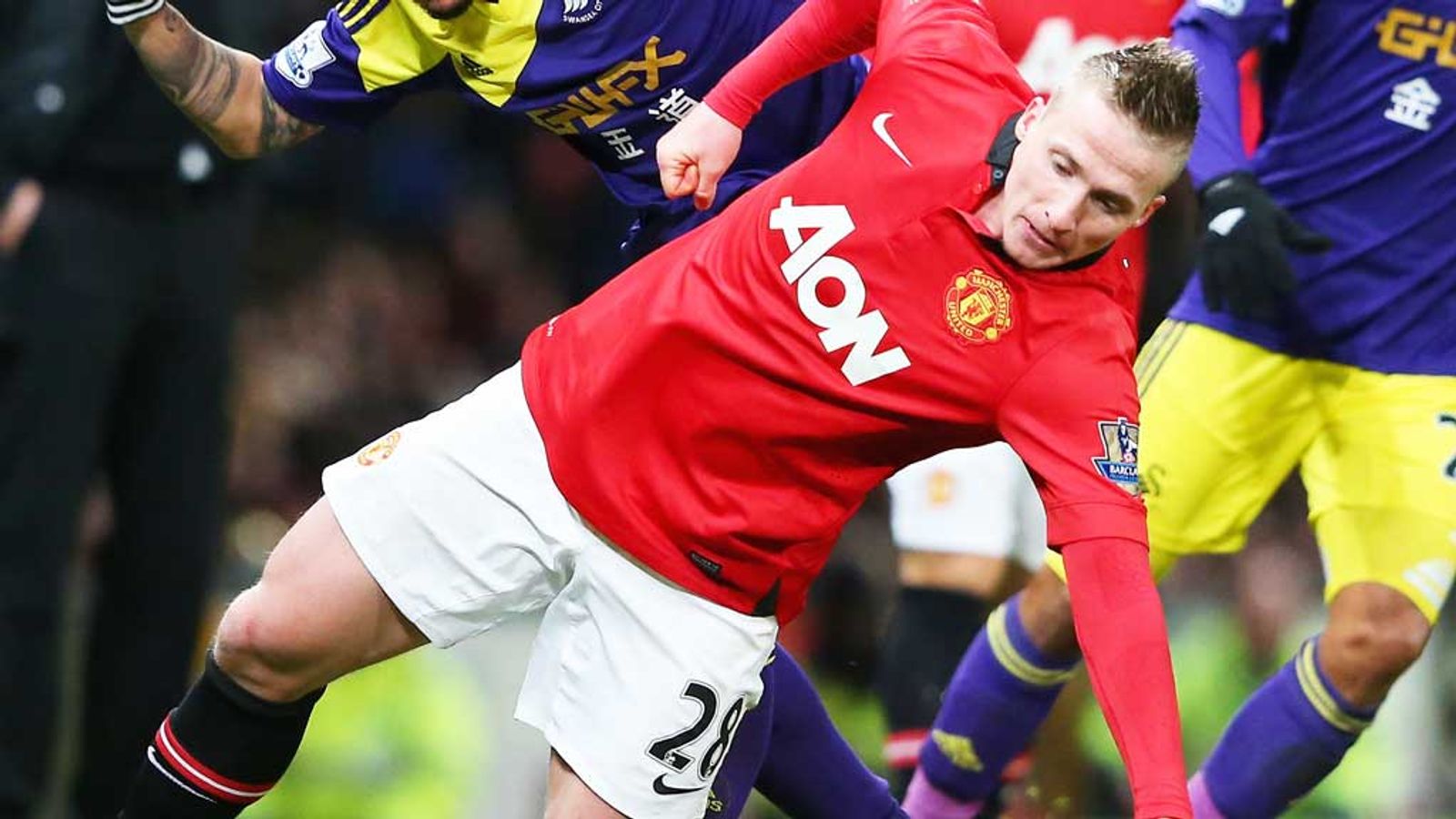 Premier League: Alexander Buttner has no plans to leave Manchester ...