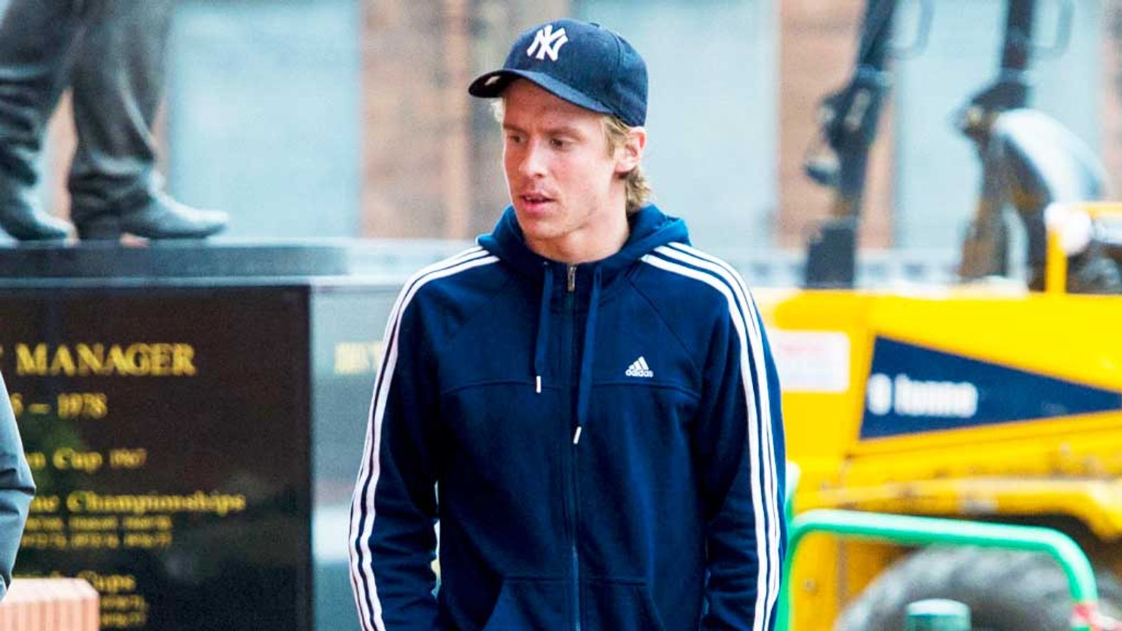 Stefan Johansen expects to complete his transfer to Celtic on Wednesday ...