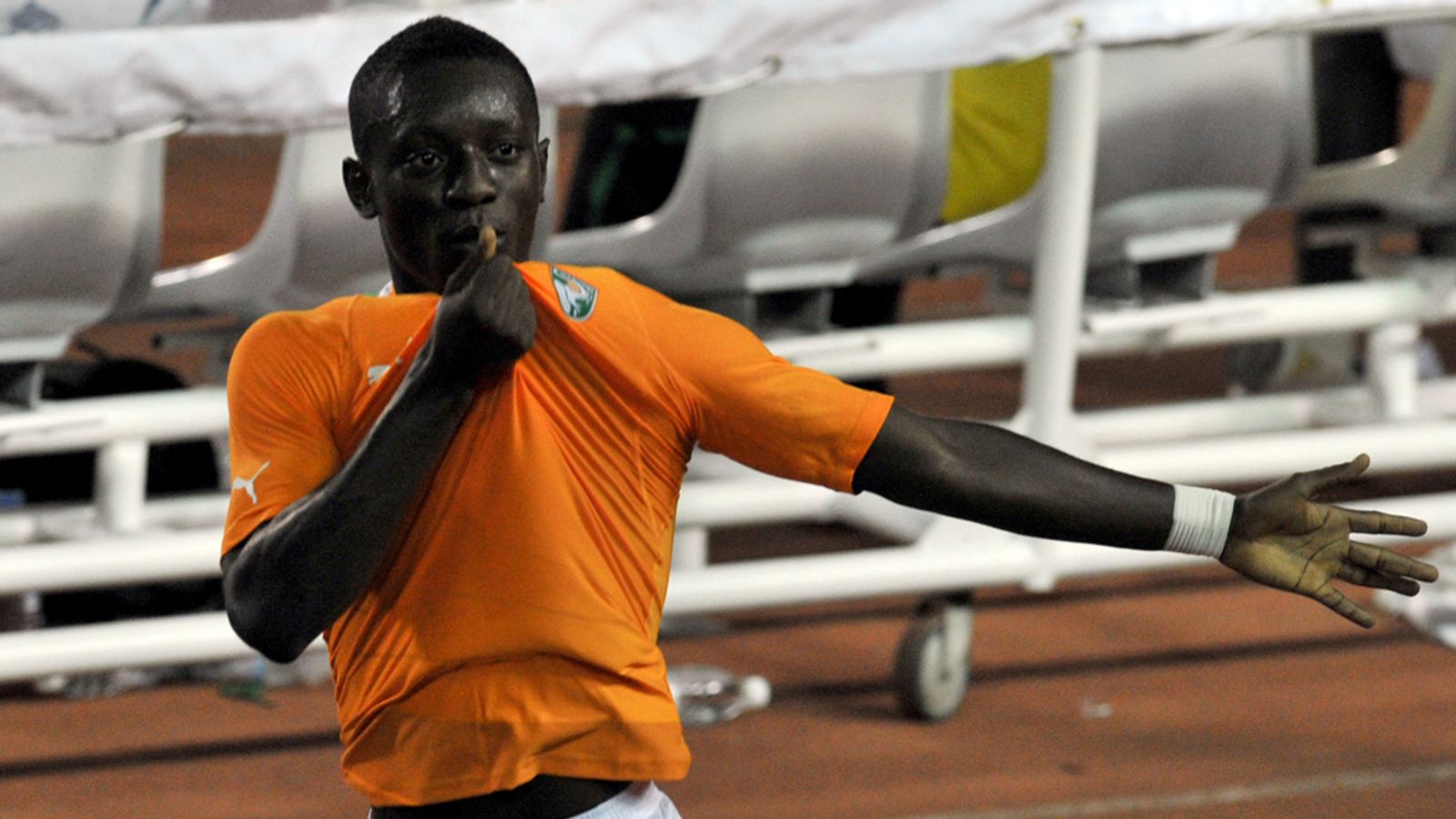 Transfer news: St Etienne winger Max Gradel's move to West Ham in doubt ...