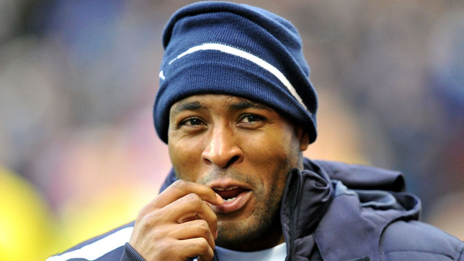 Transfer news: Leicester captain Wes Morgan signs new deal | Football ...