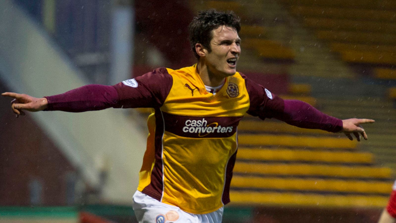 Motherwell keep pace with Celtic after victory over St Johnstone ...