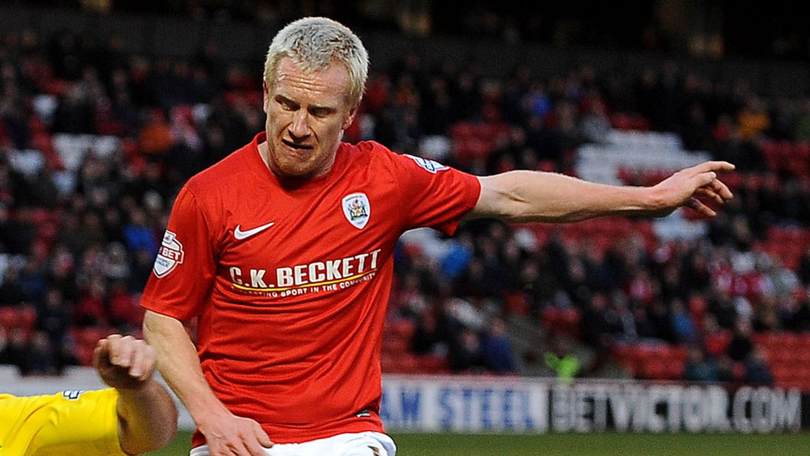 Transfer news: David Perkins has left Barnsley to join Championship ...