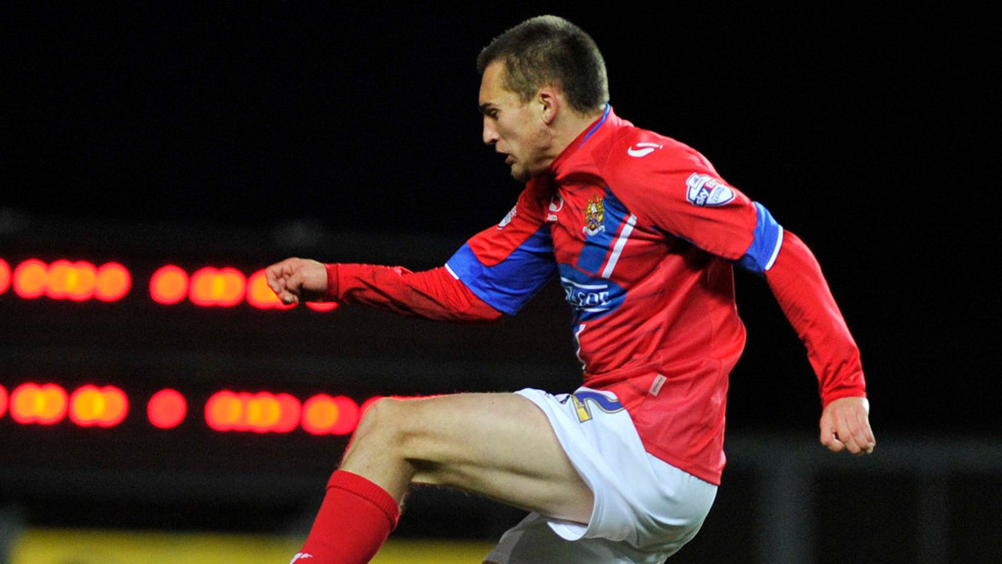 Daggers extend D'Ath loan | Football News | Sky Sports