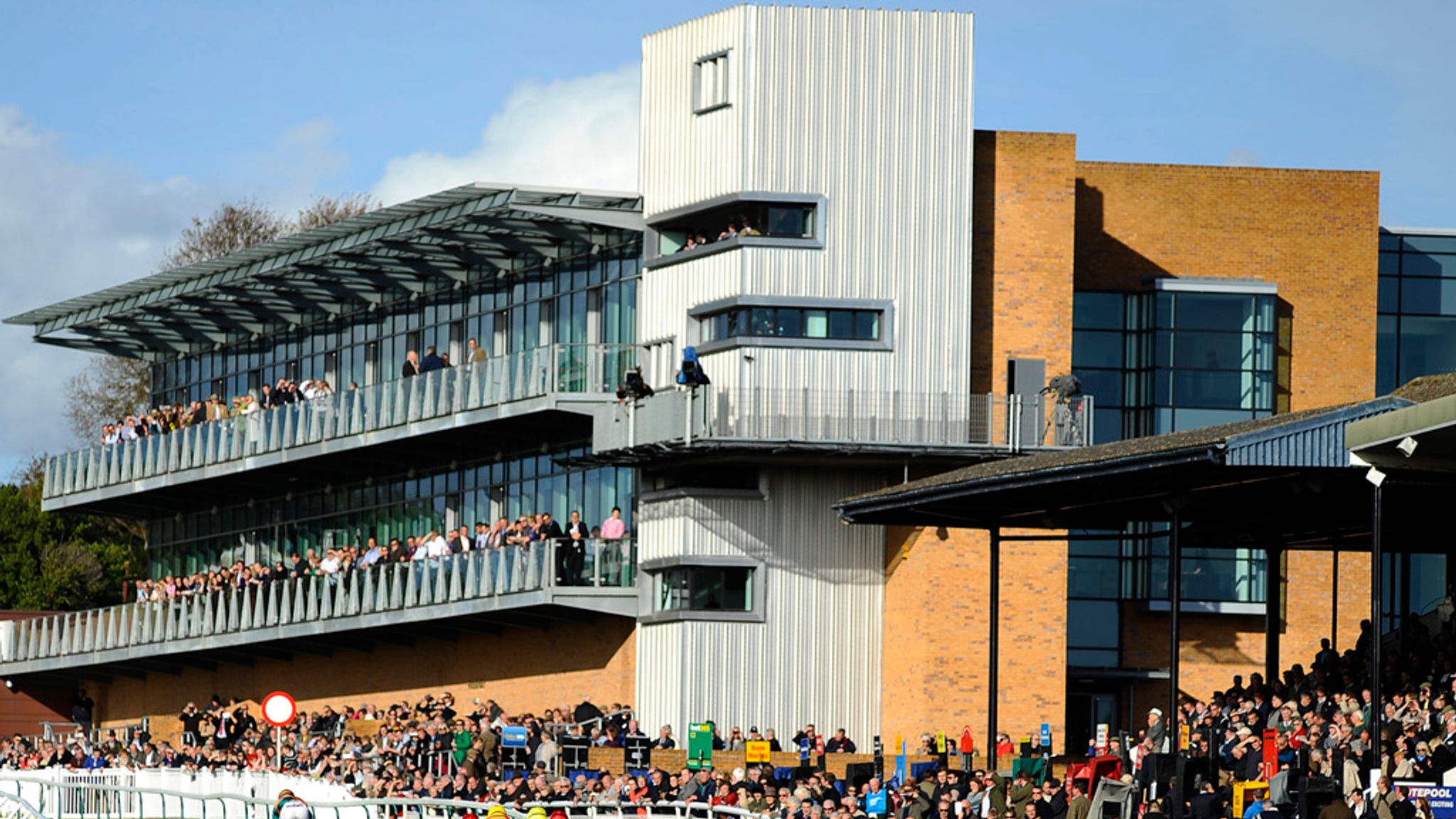 Wednesday's fixture at Fontwell has been abandoned | Racing News | Sky ...