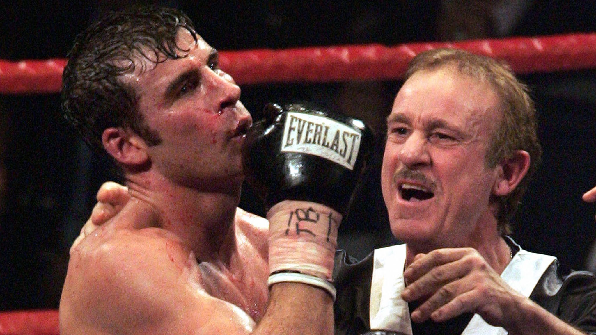 Boxing trainer Enzo Calzaghe dies aged 69 | Boxing News | Sky Sports