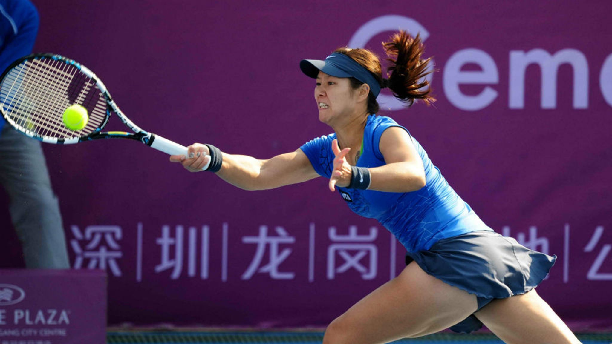 Li Na on course to defend WTA Shenzhen Open title after beating Monica ...