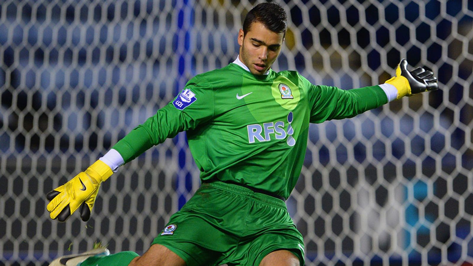 Transfer news: Goalkeeper David Raya signs professional contract with ...