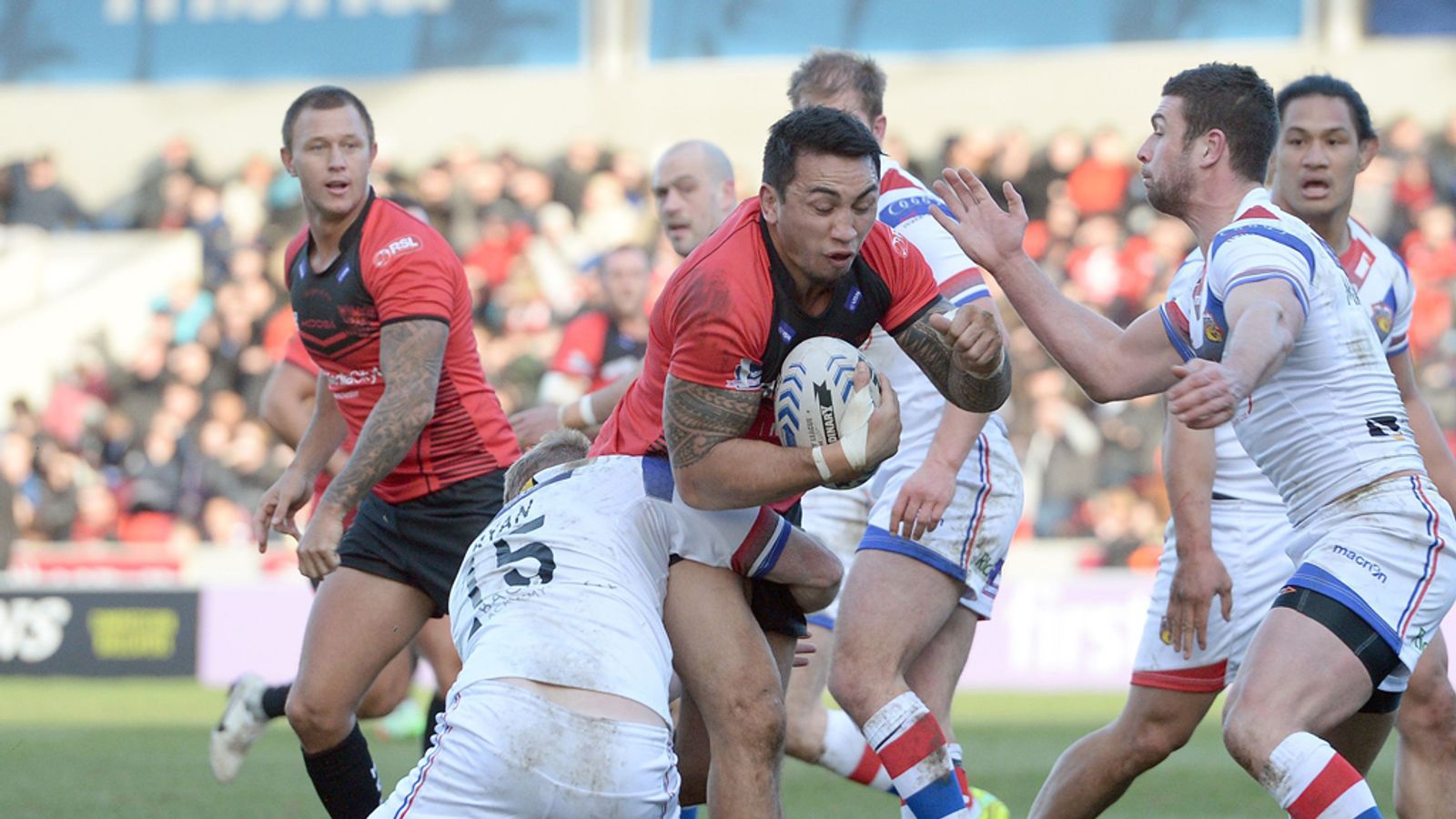 Super League: Salford Red Devils hold on to score victory over ...