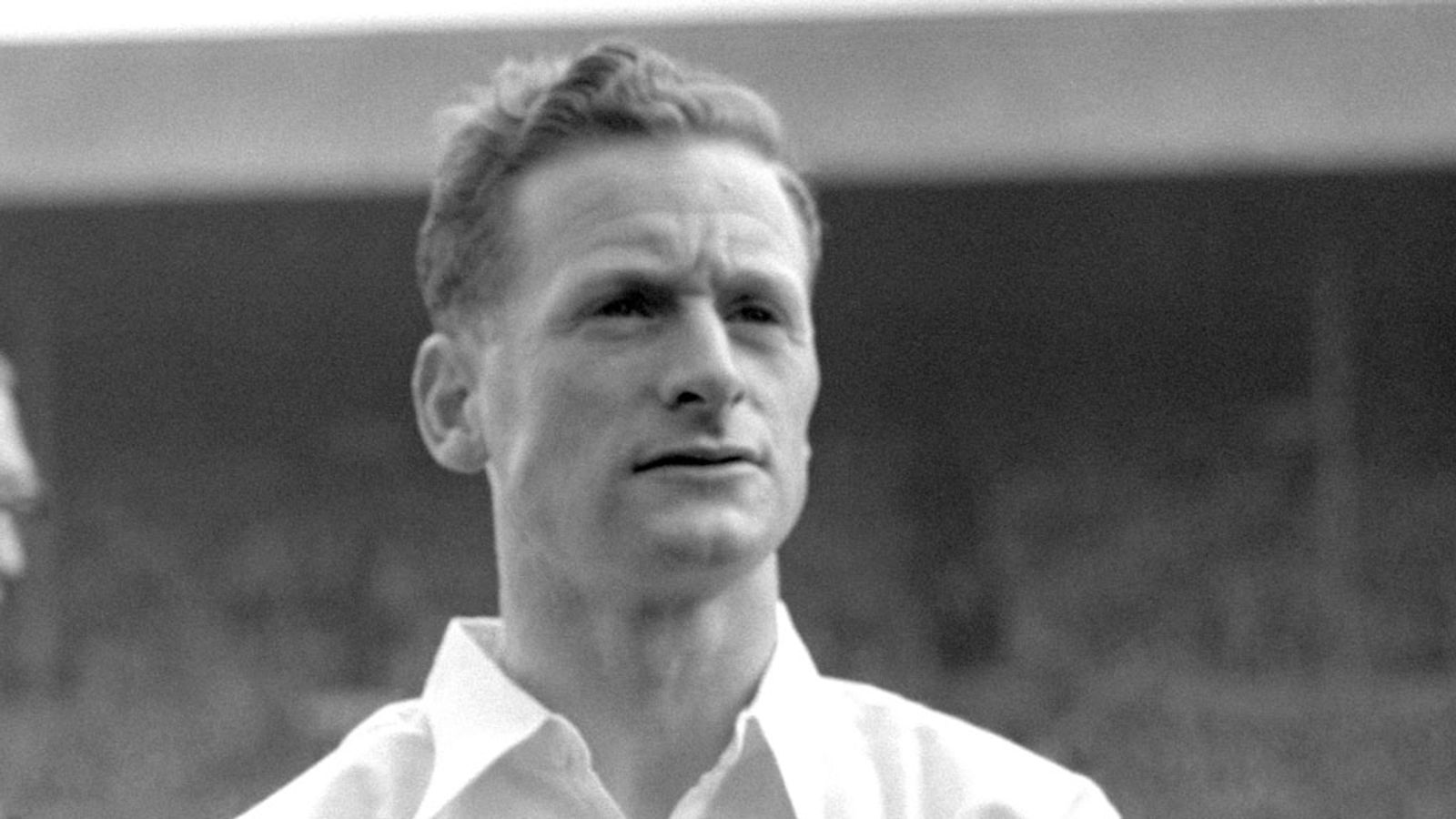 Sir Tom Finney tributes pour in after England and Preston legend dies ...