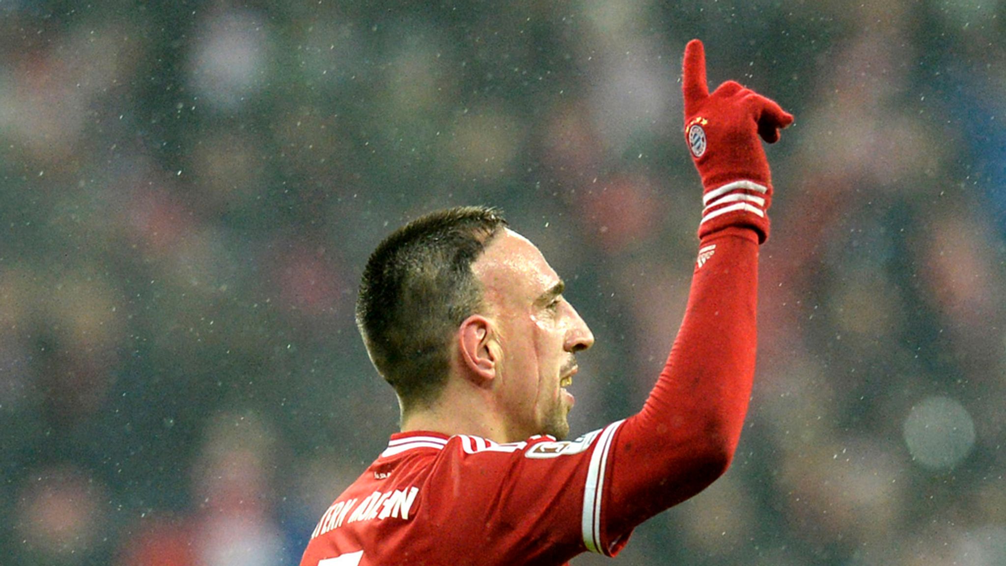 Five-star Bayern batter Frankfurt | Football News | Sky Sports
