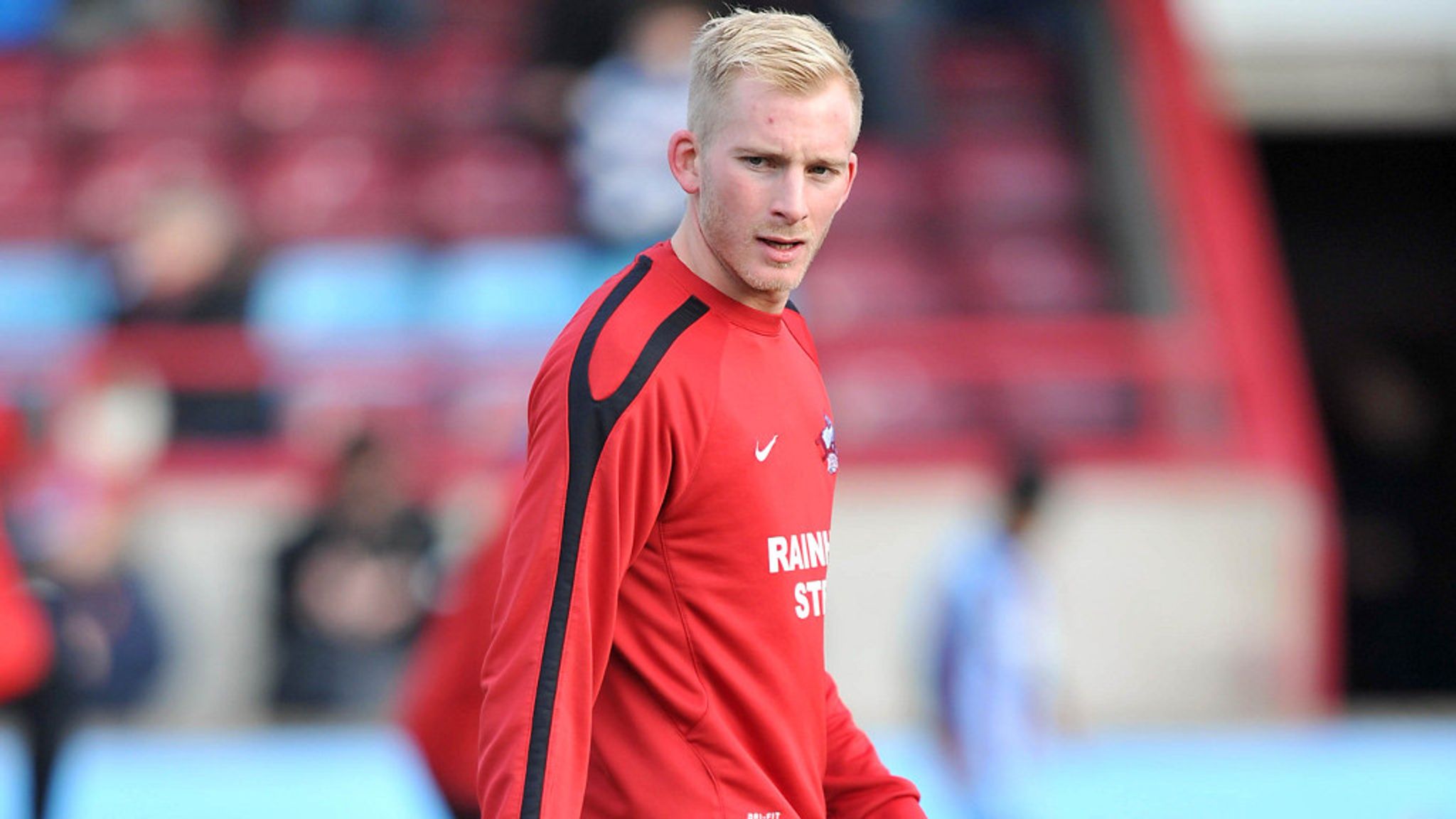 Syers sizzles as Iron run riot | Football News | Sky Sports