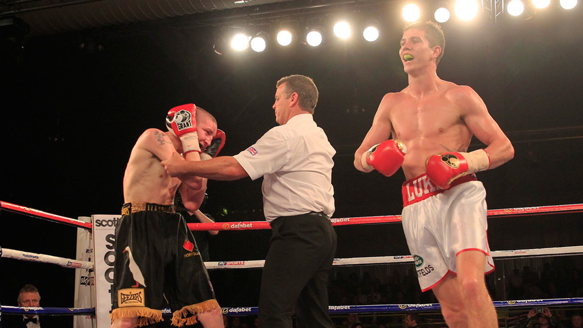 Luke Campbell extends his unbeaten run with stoppage of Scott Moises ...