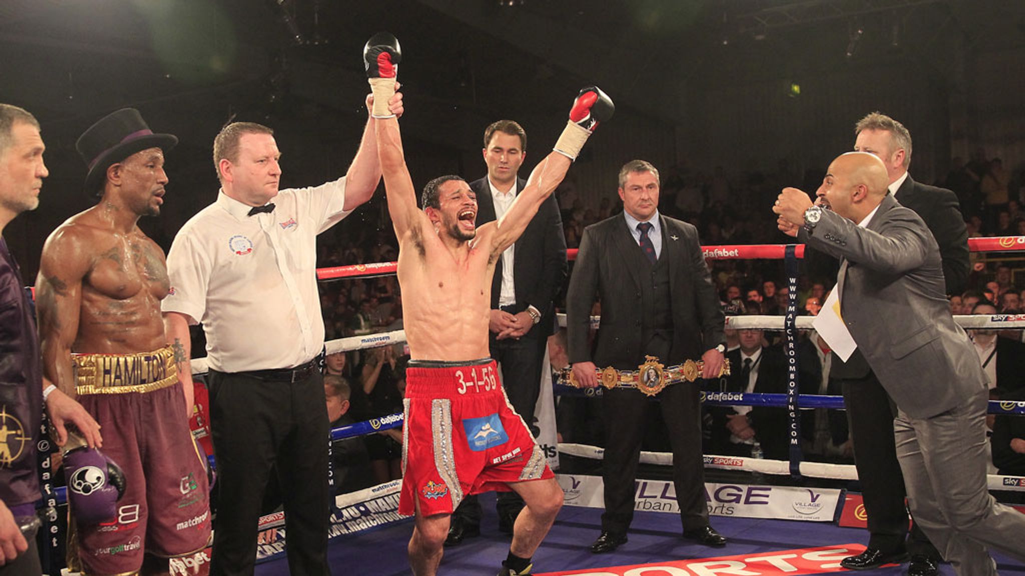 Curtis Woodhouse claimed British title on split decision from Darren ...