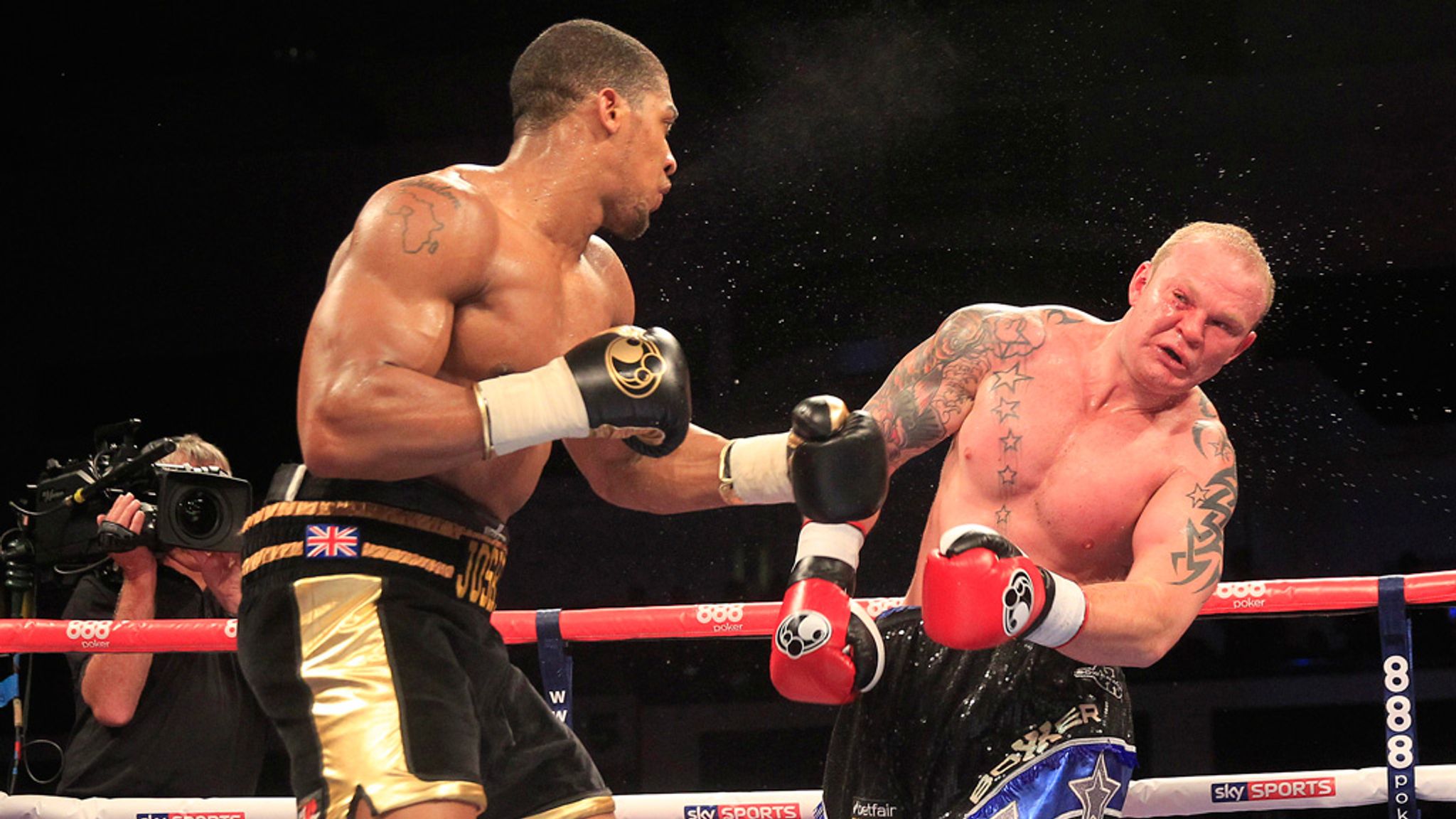 Anthony Joshua demolishes Dorian Darch inside two rounds | Boxing News ...